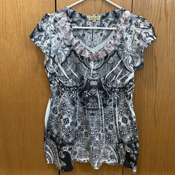ONE WORLD | Tops | One World Short Sleeve V Neck Top M | Poshmark